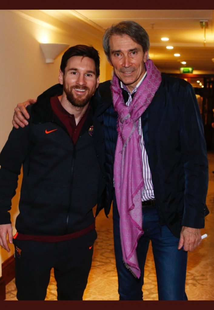 #SOBRE RUEDAS CON...LOBO CARRASCO - Elsa Anka